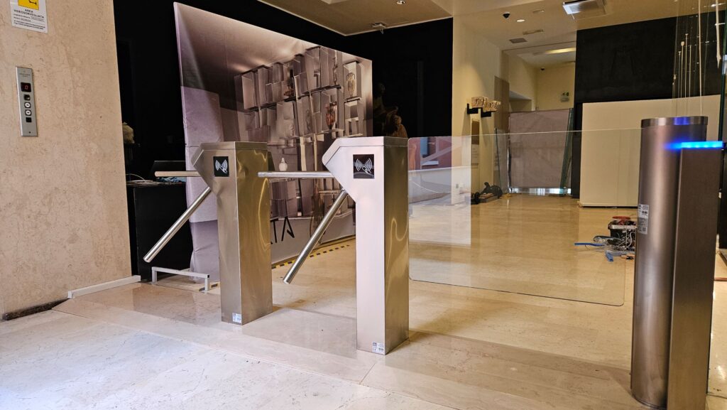 Tornelli in acciaio inox, affidabilità e controllo - ZSE